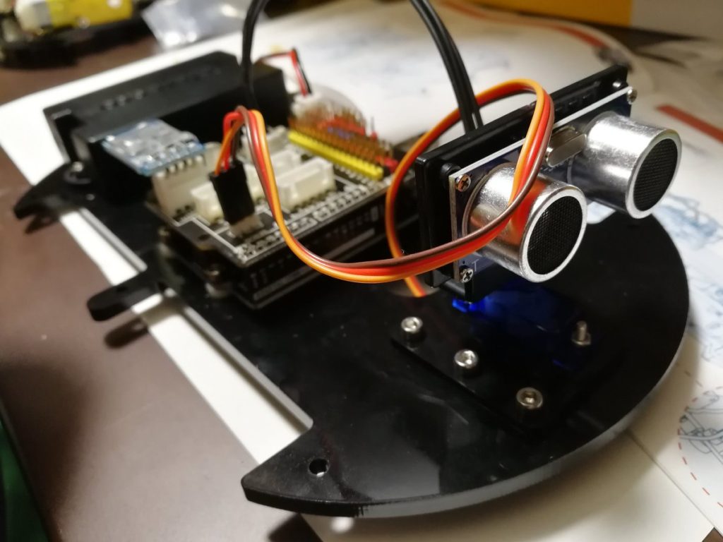 「ELEGOO UNO R3スマートロボットカーV3.0+」で障害物回避(自動運転)をやってみた | STEMSHIP